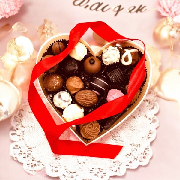 Helen's Luxury Chocolate Heart Box – Helen’s Chocolates
